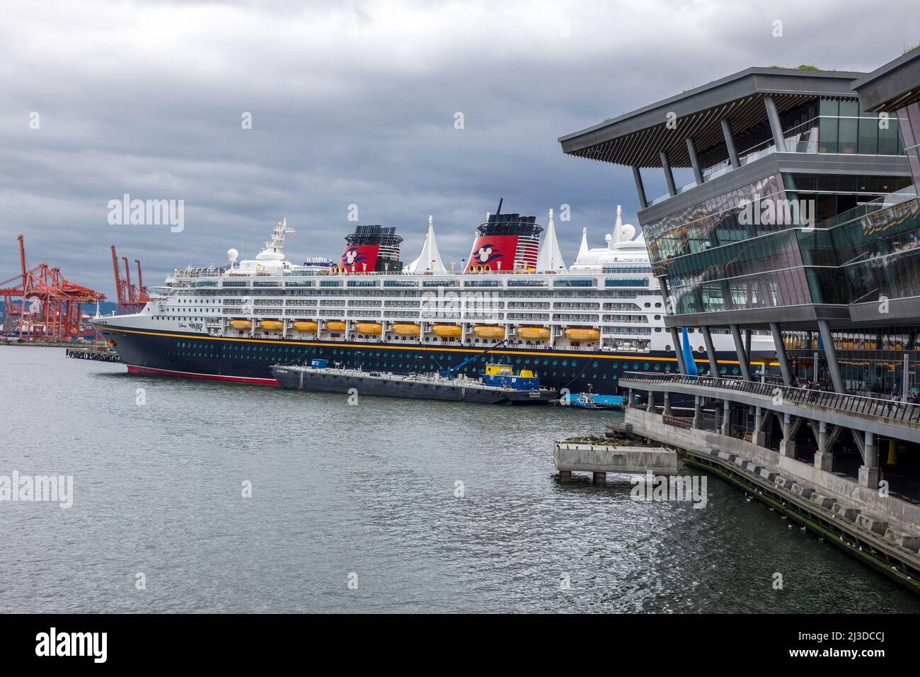 Le bateau de croisière Disney Wonder du port de croisière de Vancouver ...