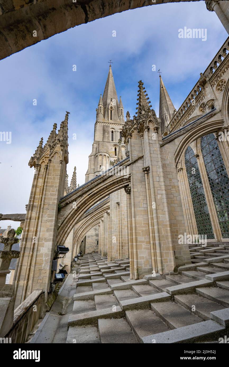 Cathedrale notre dame de bayeux Banque de photographies et d’images à haute résolution - Alamy