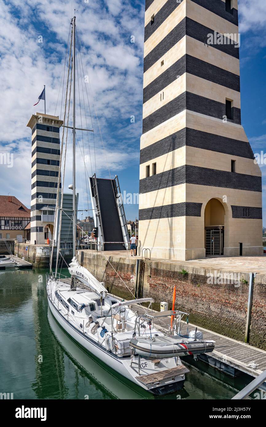 France, Normandie, Calvados, Côte fleurie, Deauville, Belvederes de la ...