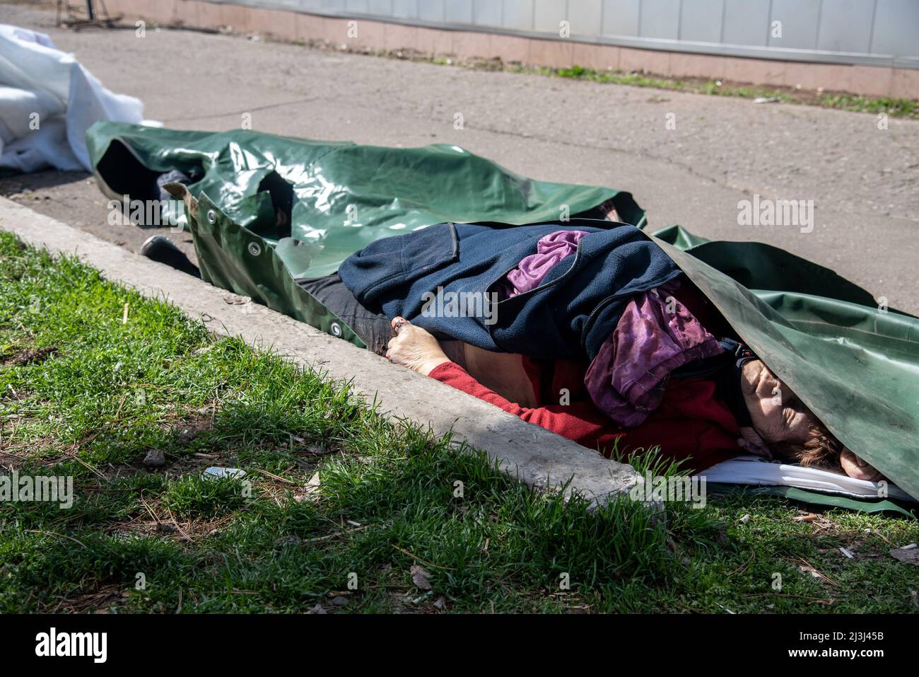 Cadavre de femme Banque de photographies et d’images à haute résolution ...