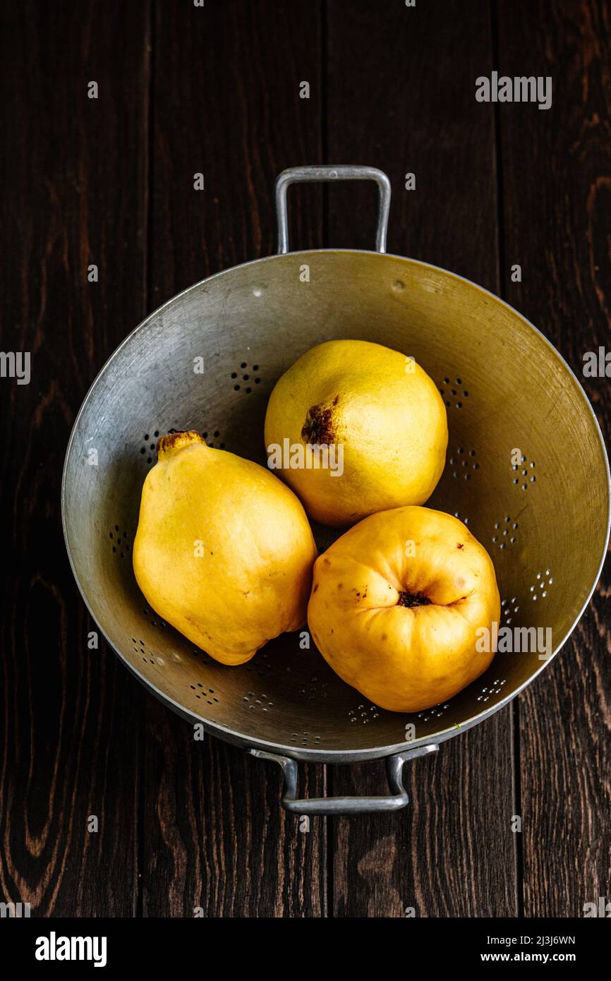 Coing fruit fruits Banque de photographies et d’images à haute ...