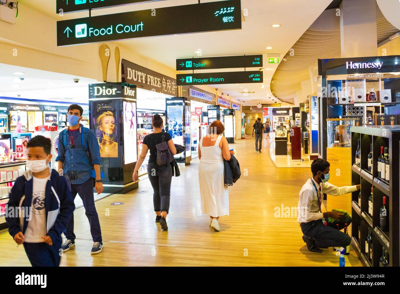 Intérieur de l'aéroport international de Velana. Cet aéroport de ...