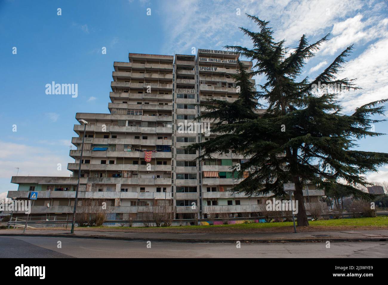 Scampia architecture Banque de photographies et d’images à haute ...