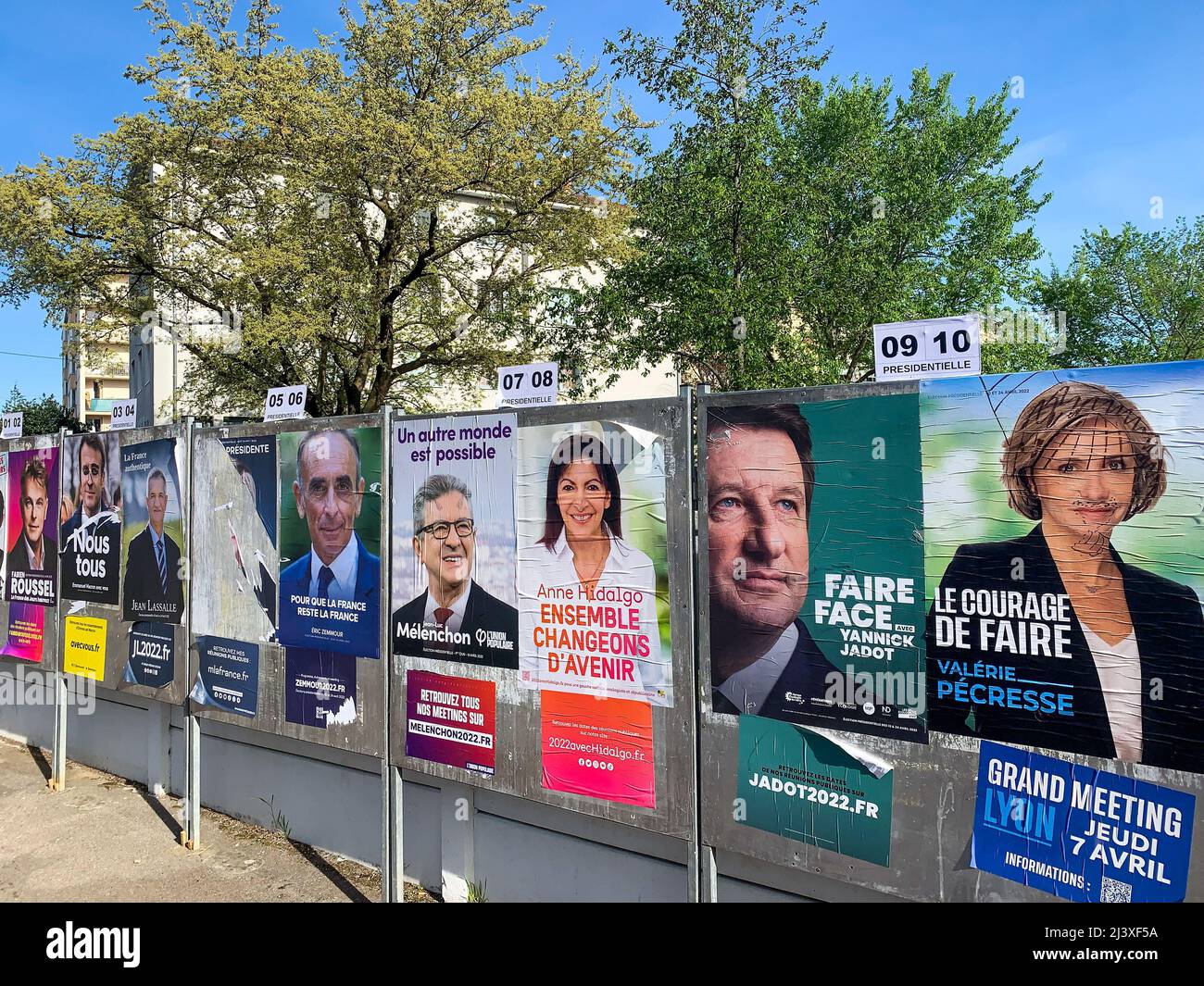 Premier tour des élections présidentielles françaises 2022, affiches ...