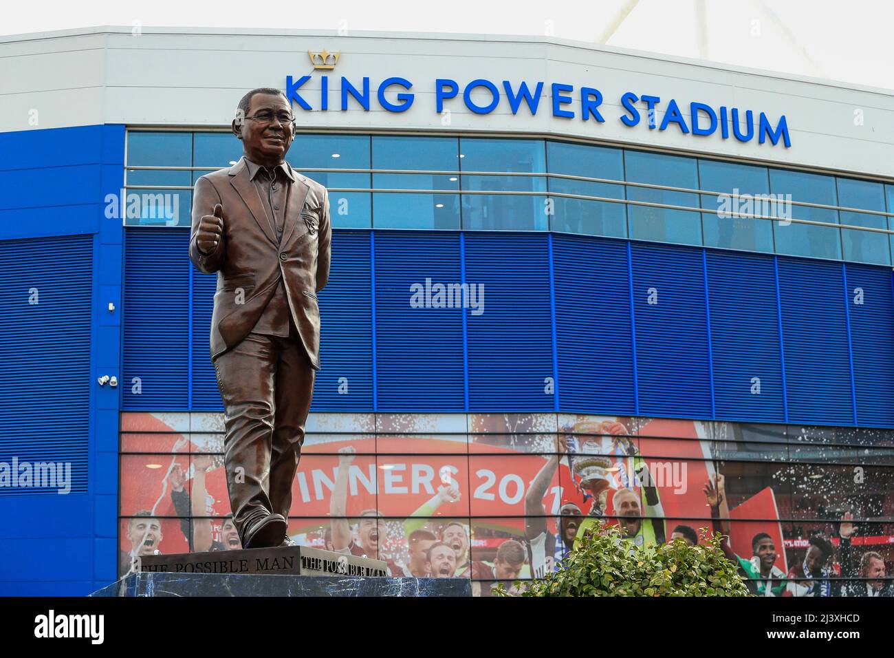Leicester City fêtez l'anniversaire de Khun Vichai Vichai Srivaddhanaprabha après avoir dévoilé ...