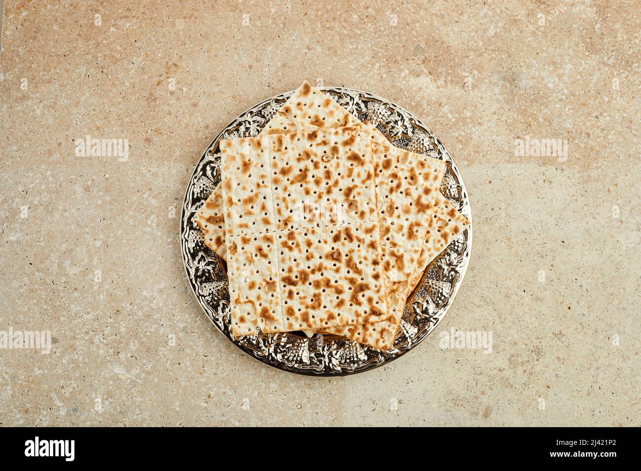 Concept de célébration de Pesah, fête de la Pâque juive. Pain juif ...