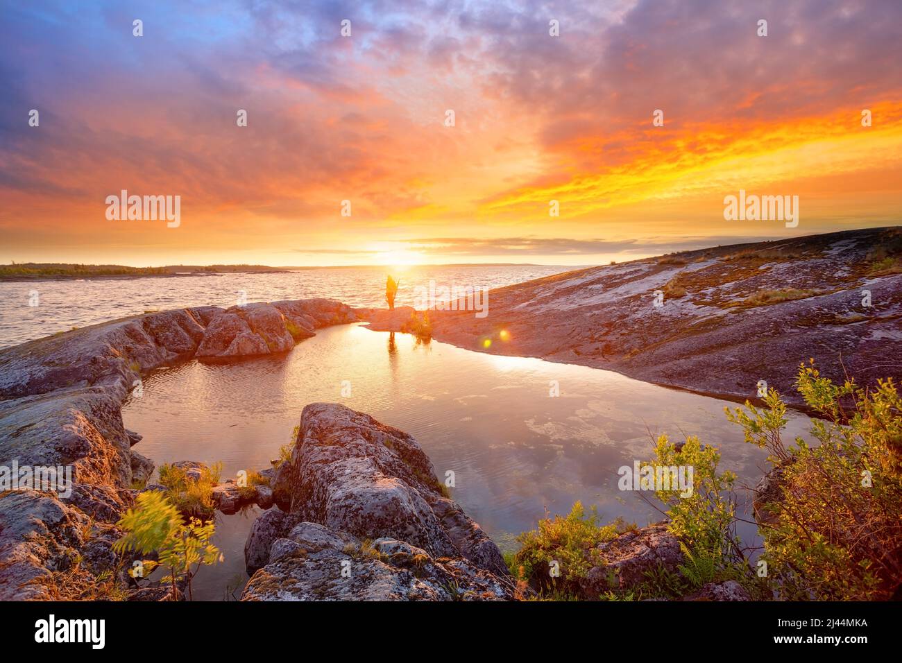 Granit lac rocher coucher de soleil Banque de photographies et d’images ...