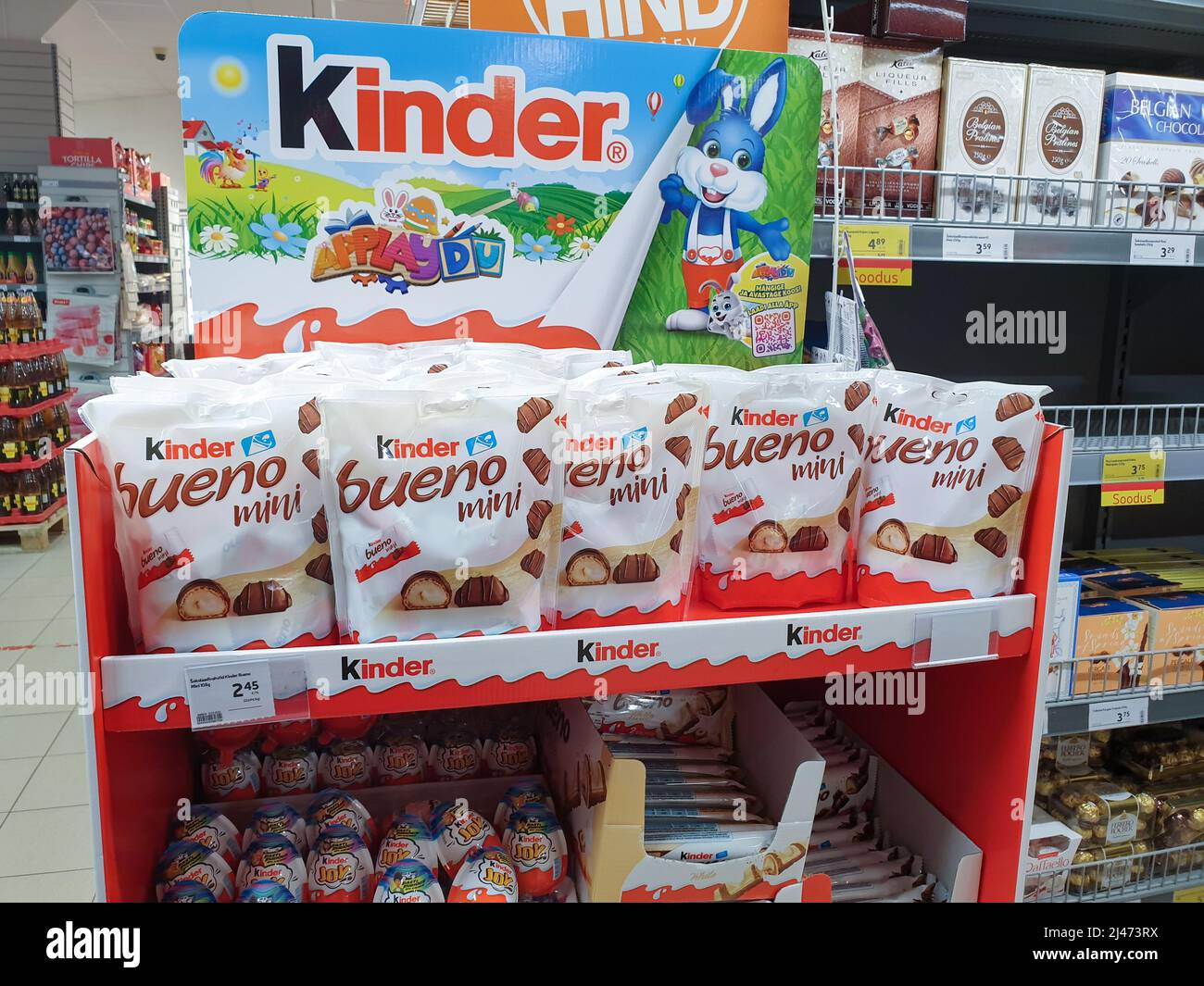 Des œufs de chocolat Kinder surprise et d'autres produits Kinder Easter ...