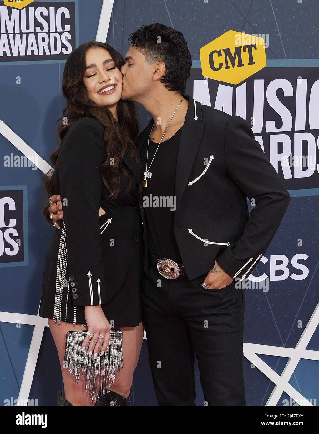 Kat et Alex assistent aux CMT Music Awards 2022 au Nashville Municipal ...