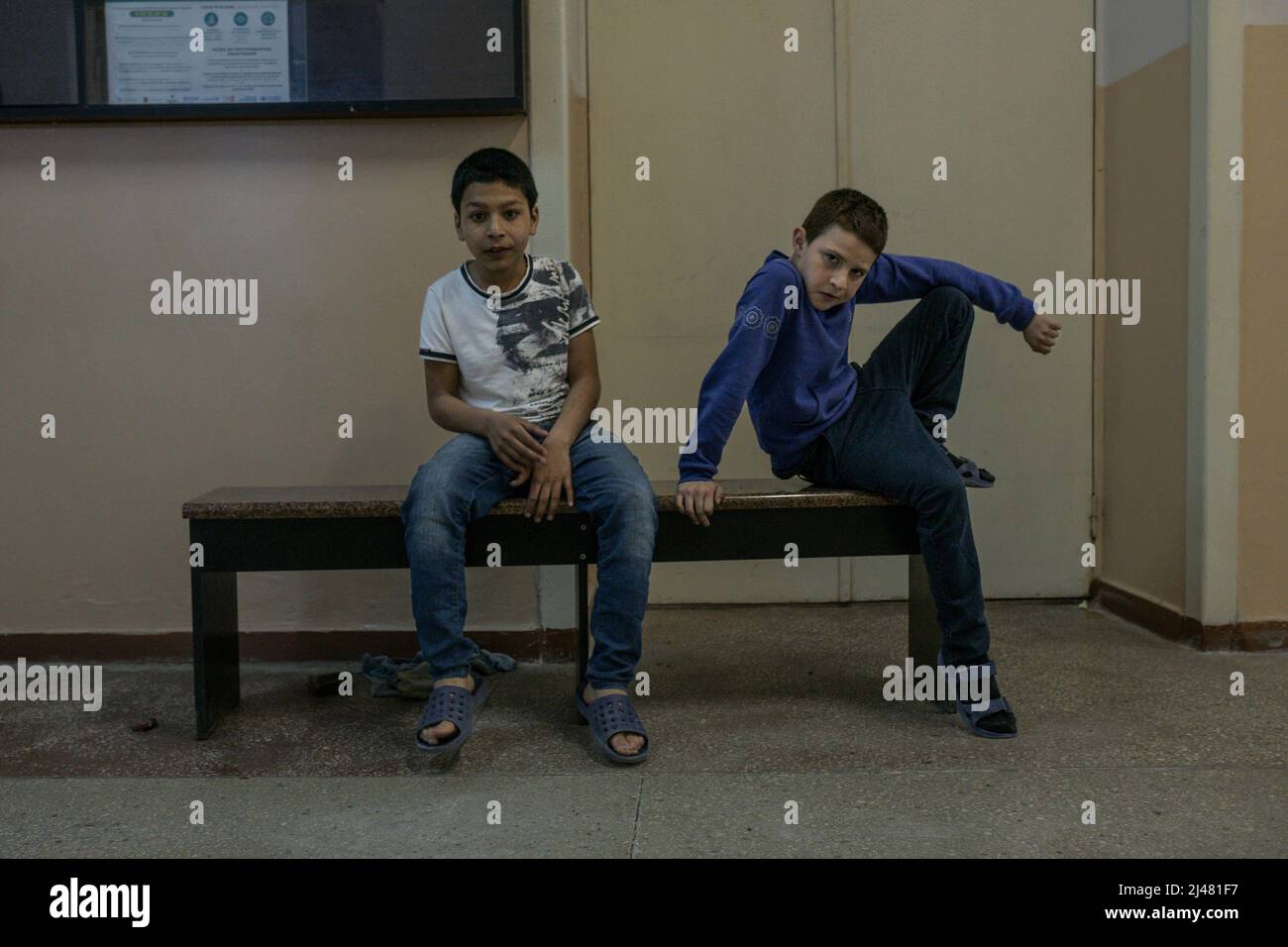 Les enfants roms Banque de photographies et d’images à haute résolution ...