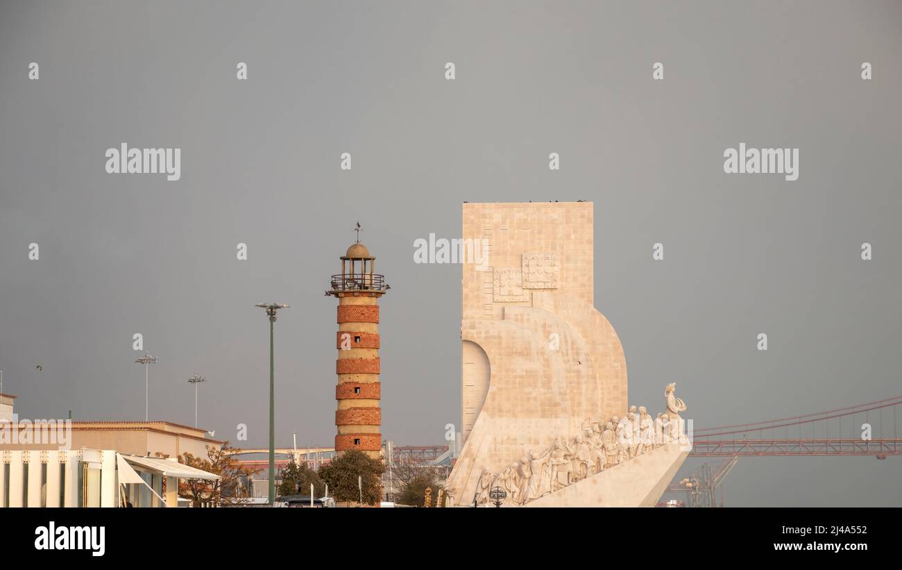 Monument des découvertes, Padrão dos Descobrimentos, et phare de Belem ...
