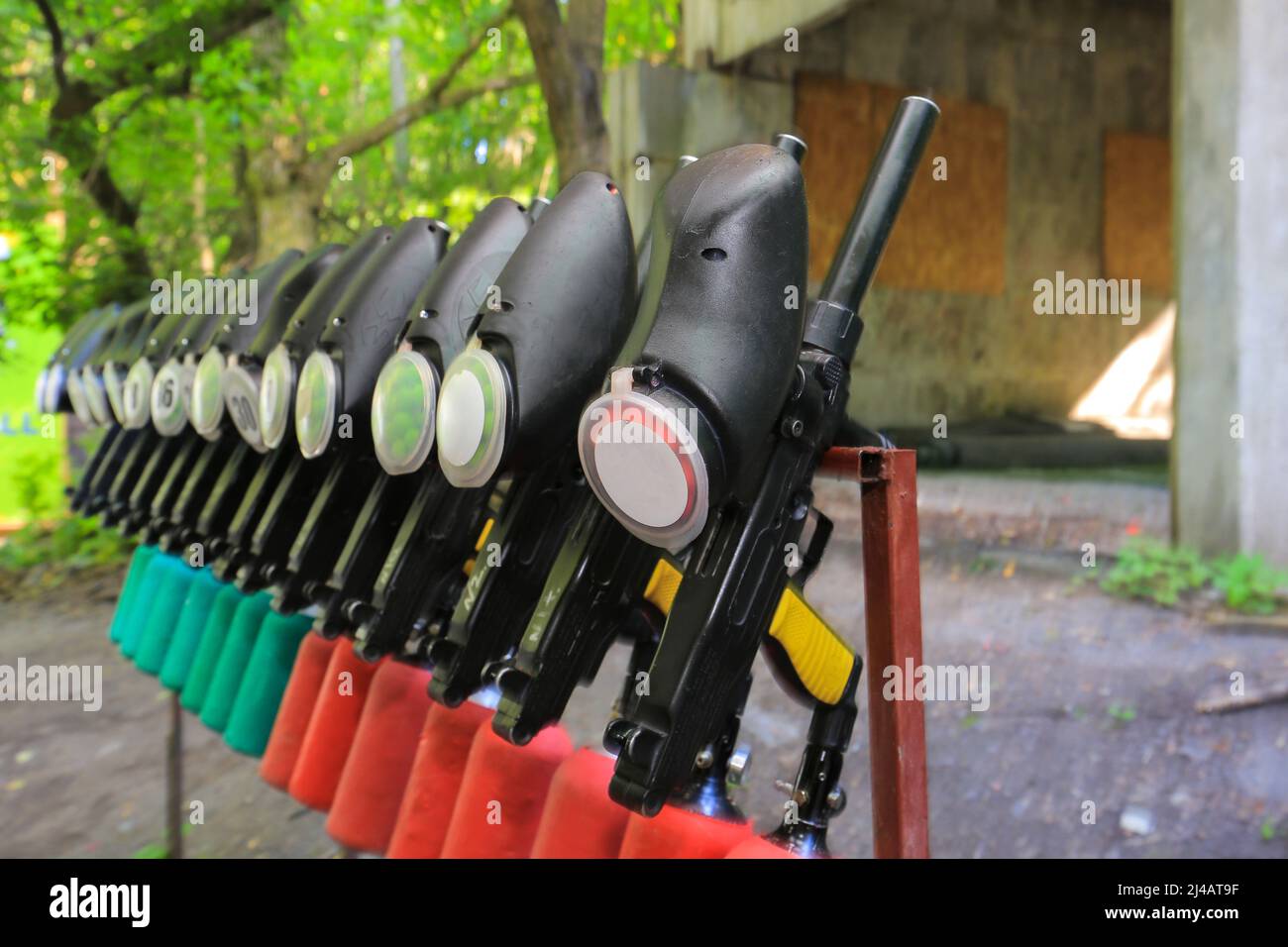 Paintball gun Banque de photographies et d’images à haute résolution ...