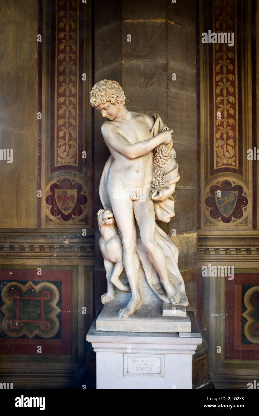 Statue de Bacchus au musée Bargello Florence Italie Photo Stock - Alamy