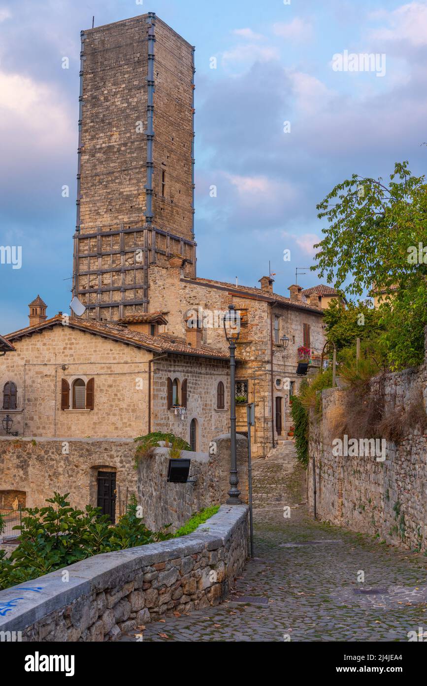 Torre degli ercolani Banque de photographies et d’images à haute ...