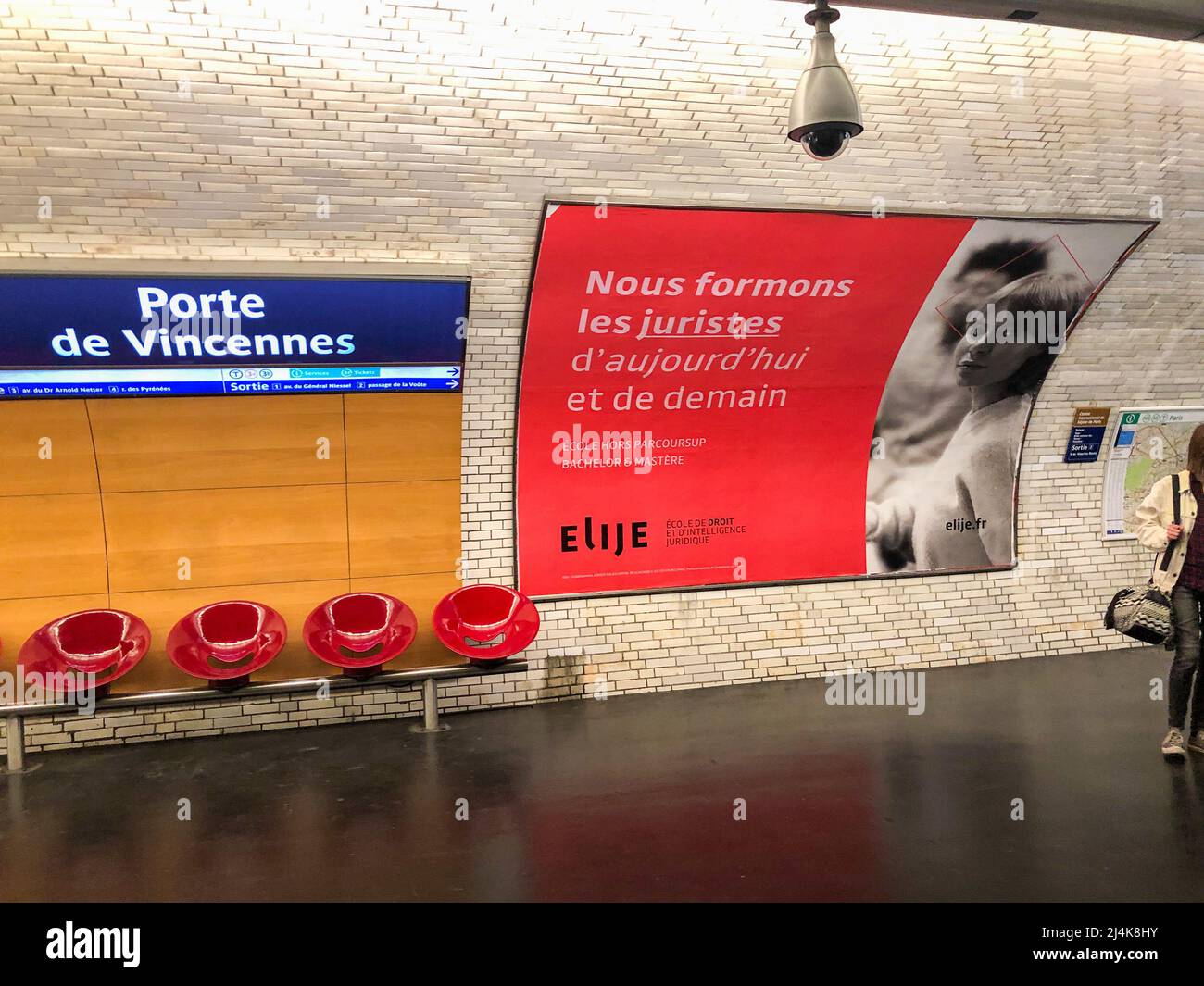 Posters billboards france business Banque de photographies et d’images ...