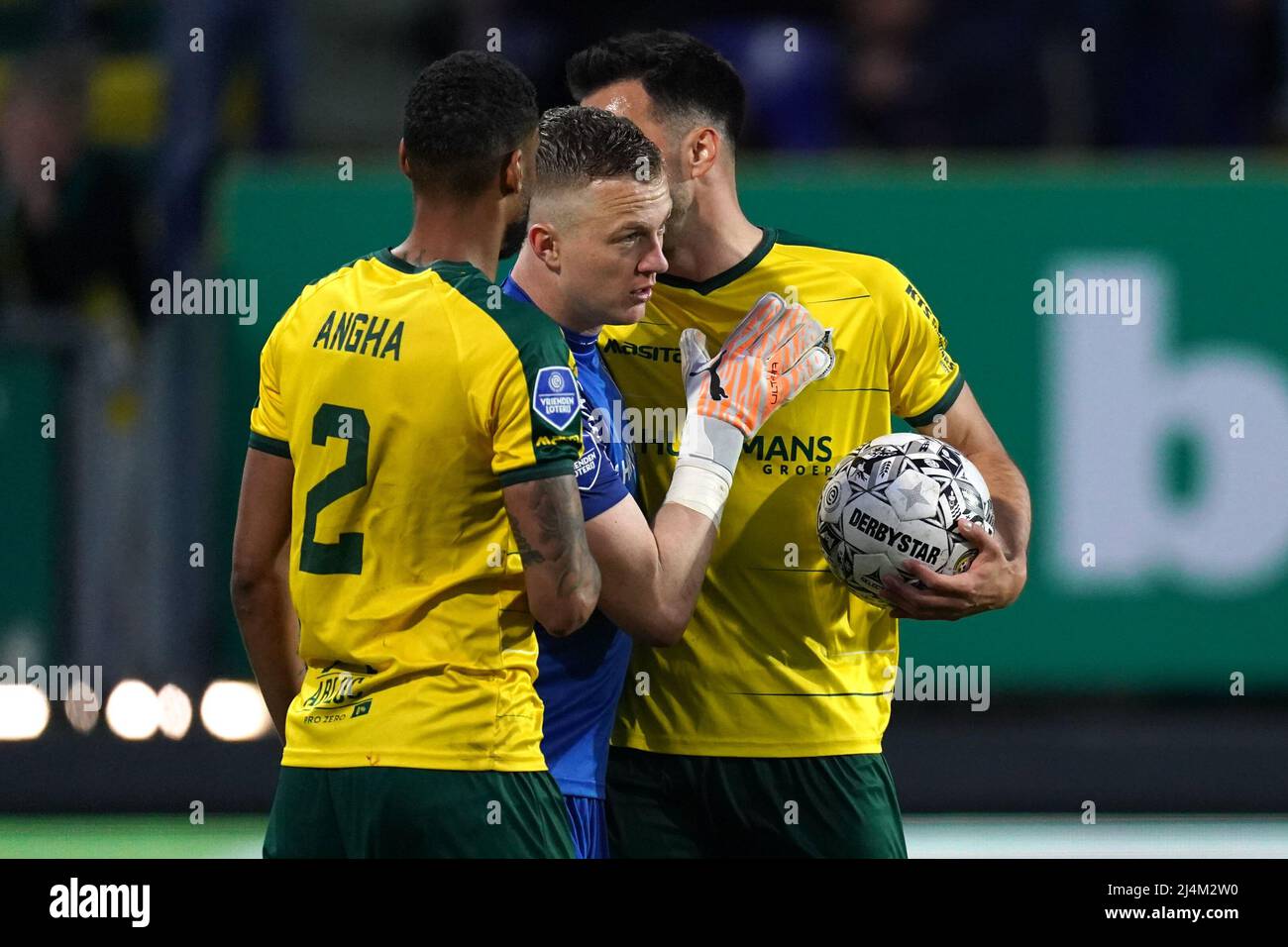 SITTARD, PAYS-BAS - AVRIL 16 : Martin Angha de Fortuna Sittard, Yanick ...