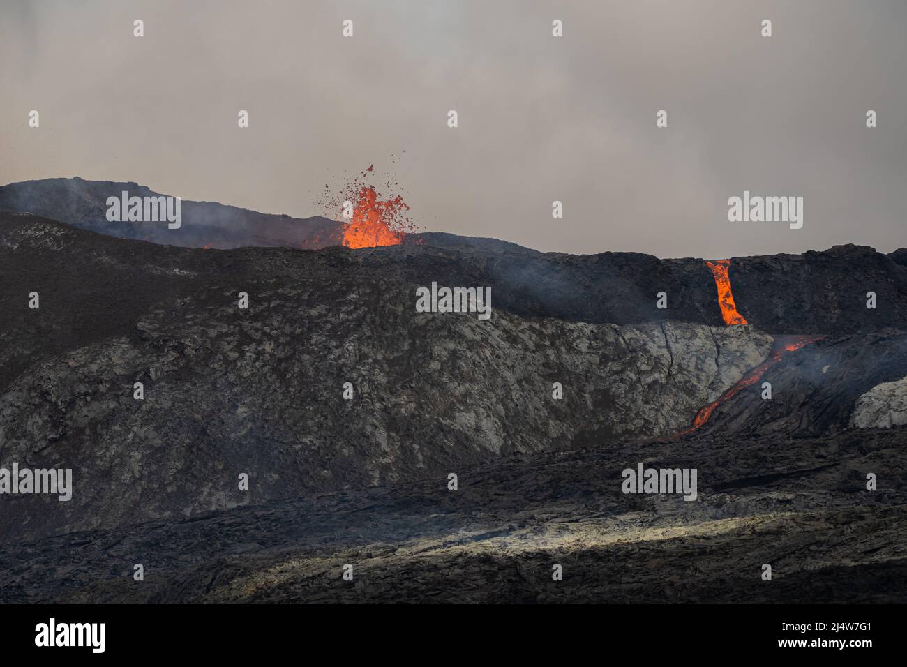 Volcan actif geldingadalir Banque de photographies et d’images à haute ...