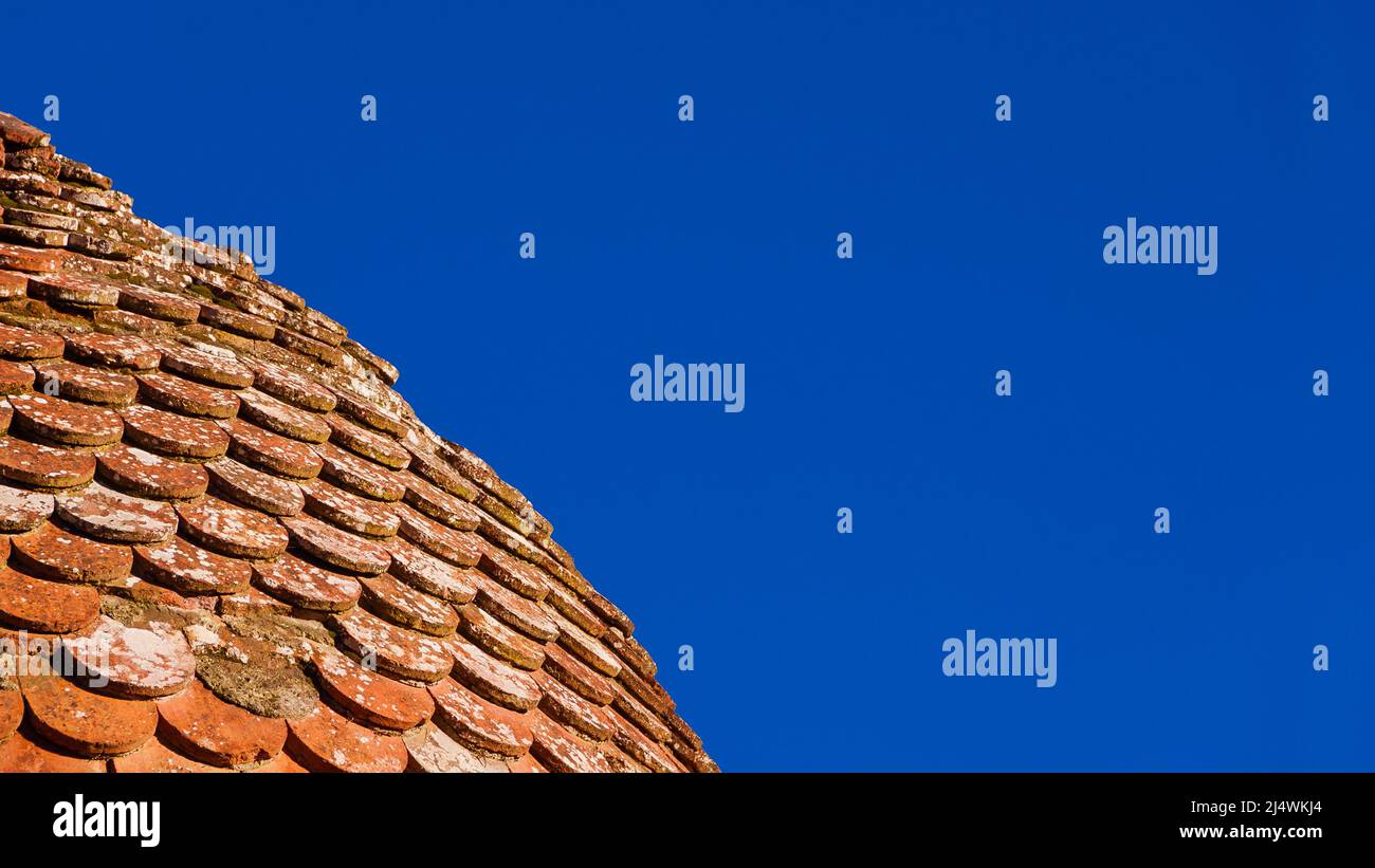 Toit orange Banque de photographies et d’images à haute résolution - Alamy