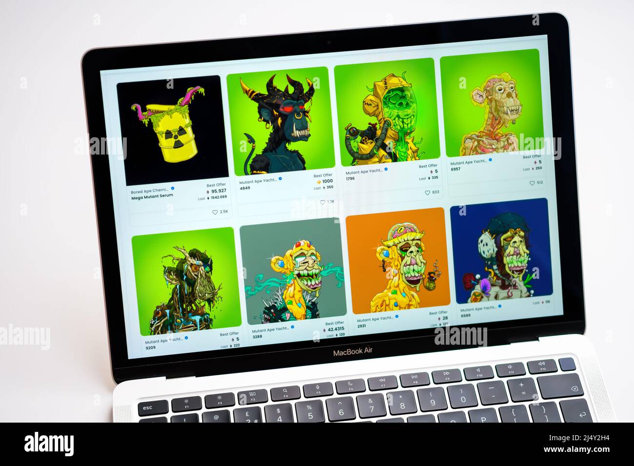 Ordinateur portable avec la partie la plus chère de LA COLLECTION MUTANTE APE YACHT CLUB NFT sur ...