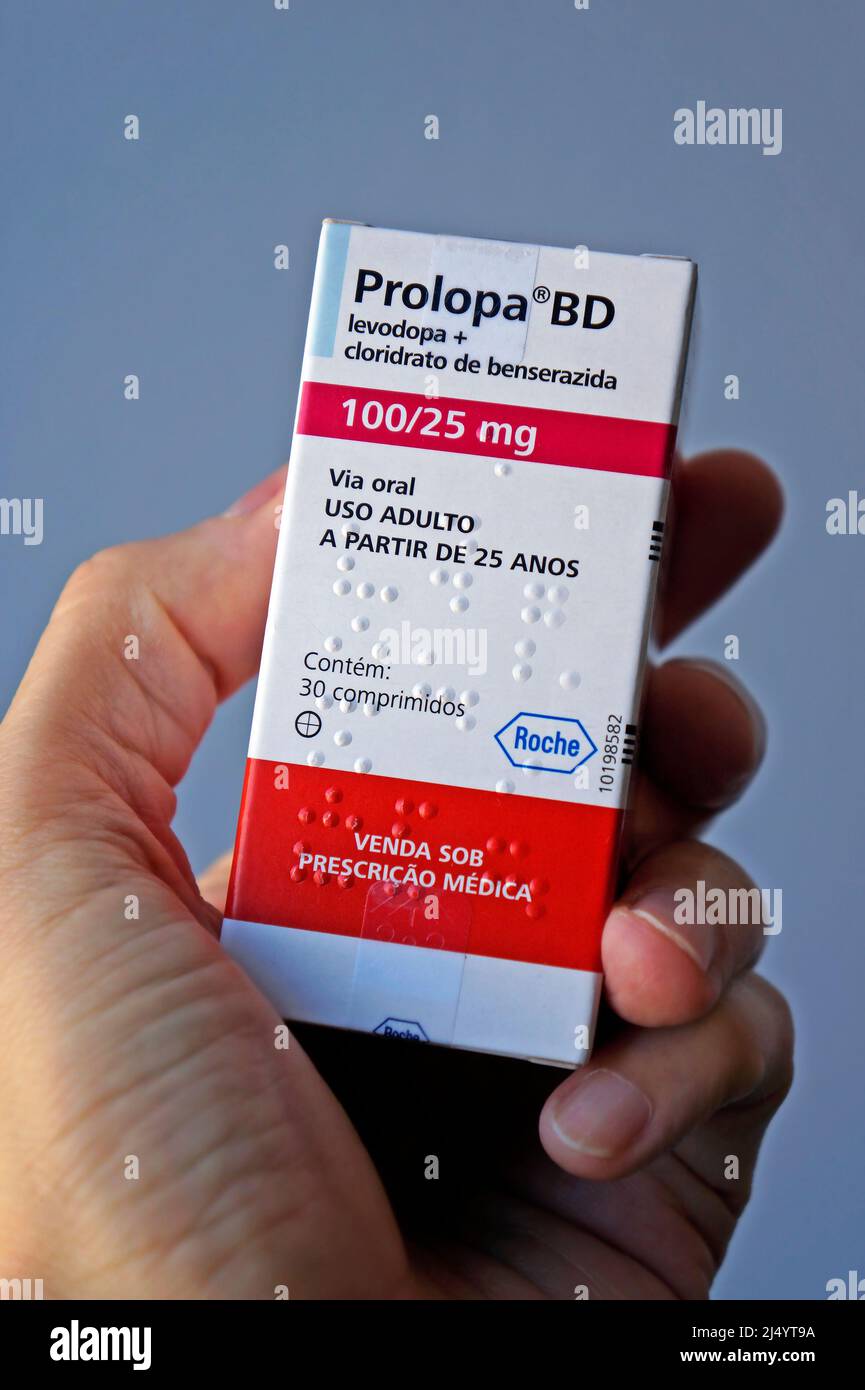 RIO DE JANEIRO, BRÉSIL - 18 MARS 2021: Médecine de la maladie de ...