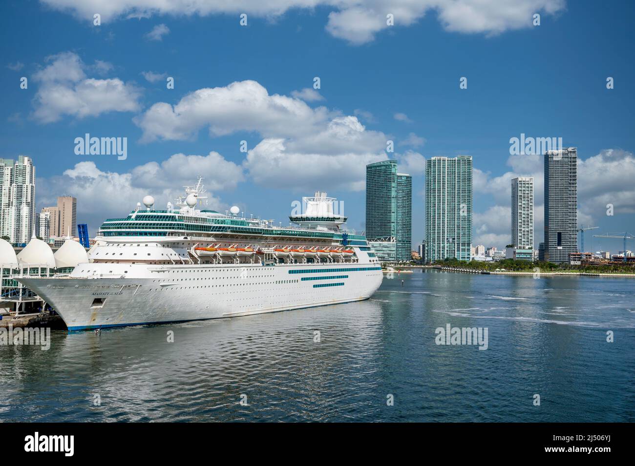 Majesty of the seas royal caribbean cruise ship Banque de photographies ...