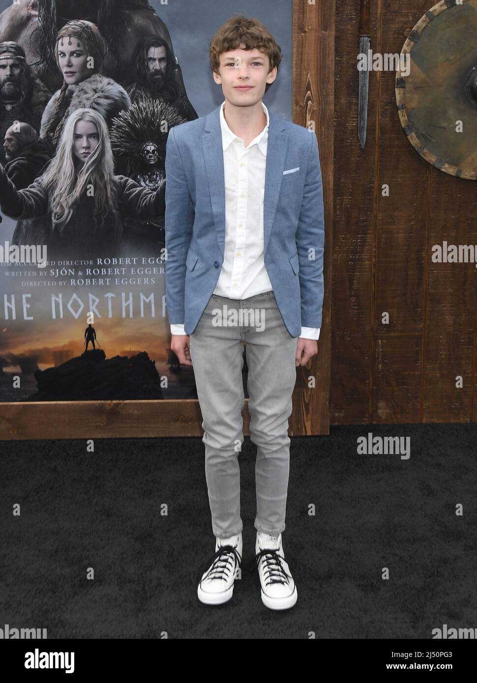 Oscar Novak arrive à LA première NORTHMAN Los Angeles qui s'est tenue ...