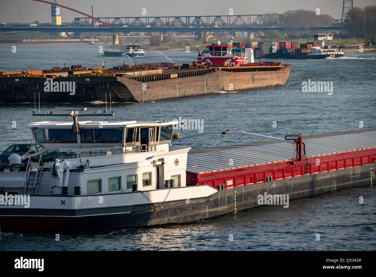 Bateaux pousseurs Banque de photographies et d’images à haute ...