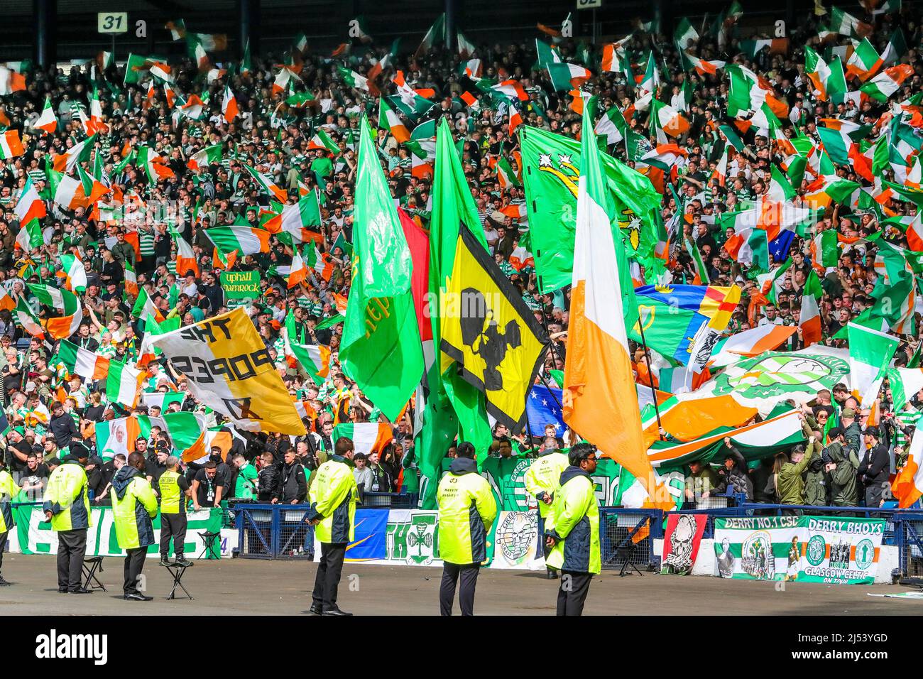 Drapeaux supporters football Banque de photographies et d’images à ...