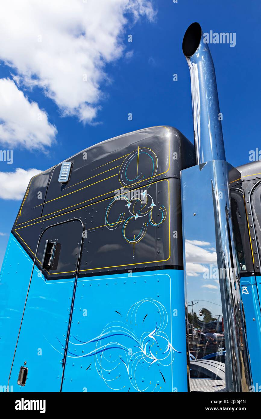 Trucks Australia / Peterbilt 379 Series 425 HP semi-Truck dans la ville ...