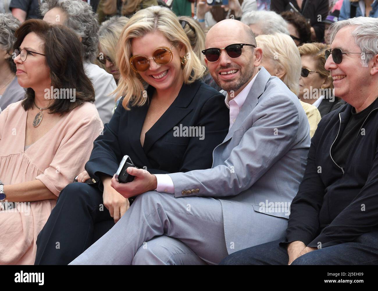 (G-D) juin Diane Raphael et Paul Scheer à la cérémonie de main et ...