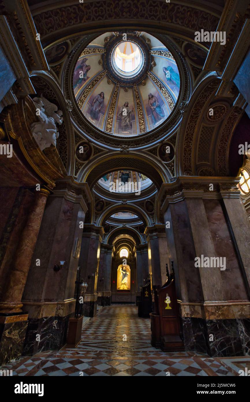Basilique de saint dominique Banque de photographies et d’images à ...