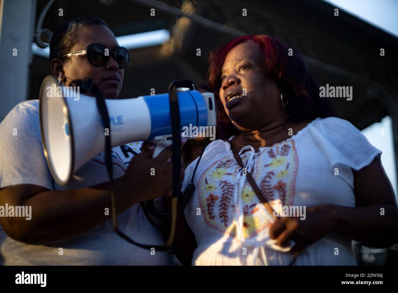 Jeanene Hammonds, la grand-mère de Ma’Khia Bryant, prend la parole lors ...