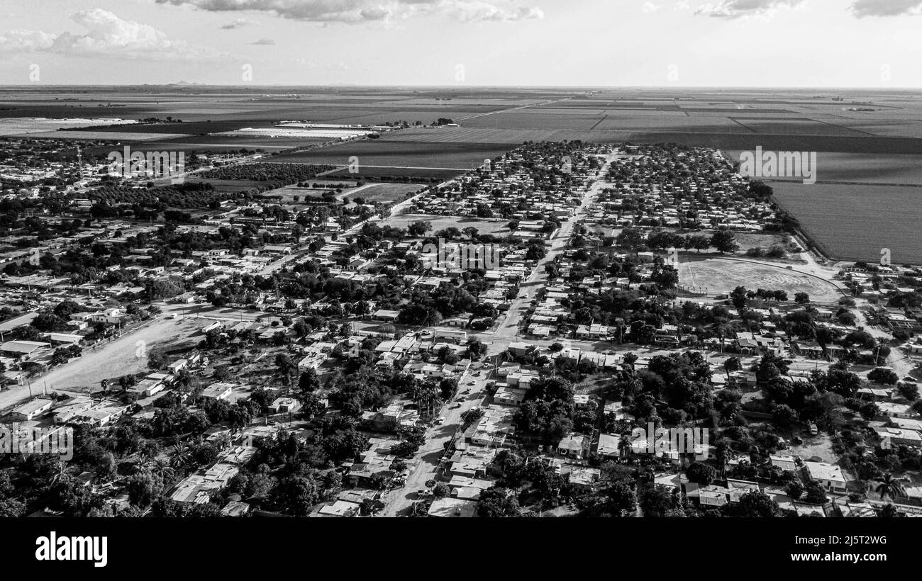 Vue aérienne de la ville de Marte R Gómez ou aussi appelé Tobarito, est ...