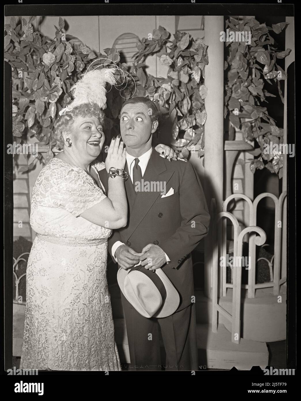 Sophie Tucker et George Jessel dans « High Kickers », une comédie ...