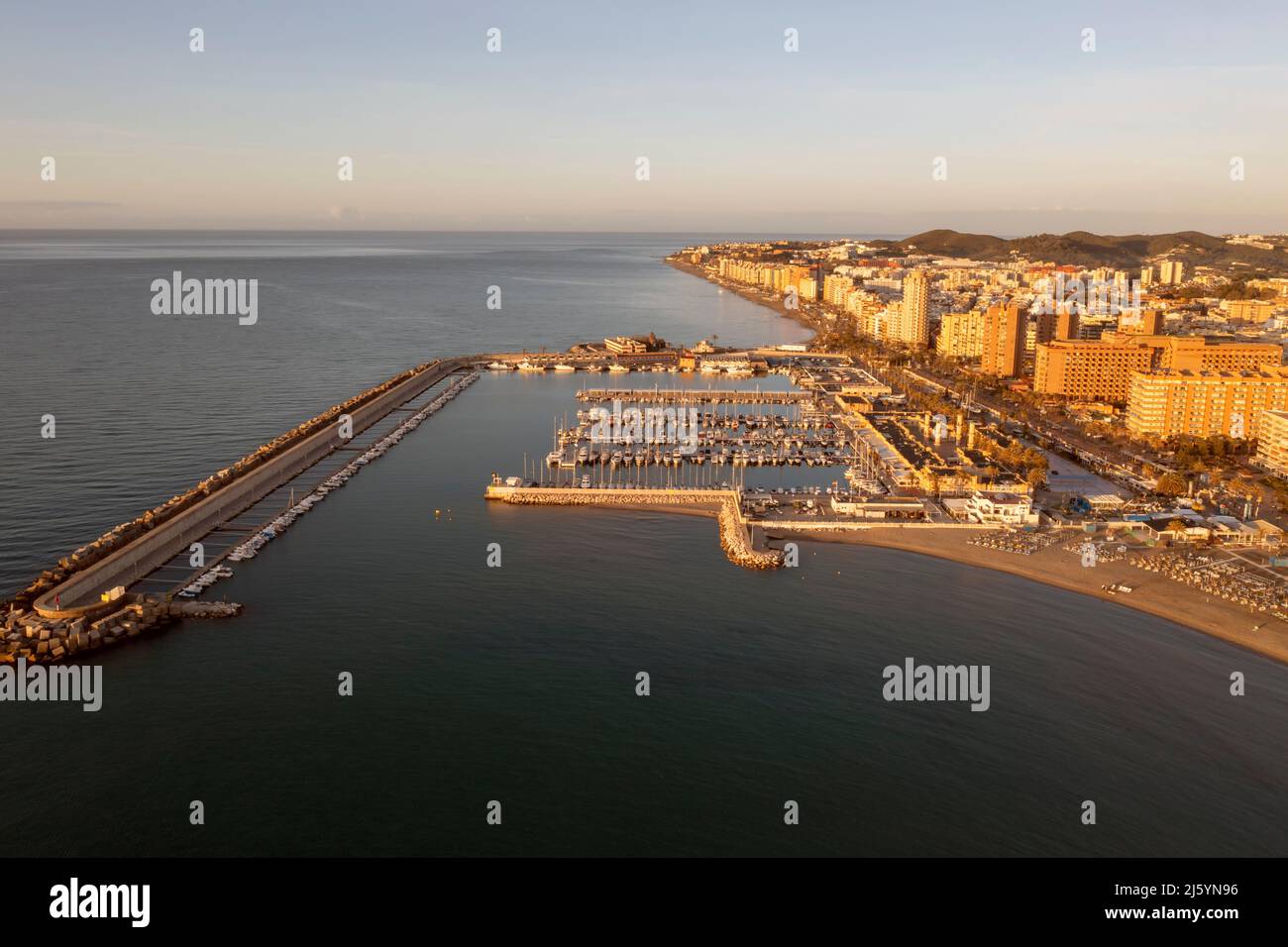 Fuengirola port Banque de photographies et d’images à haute résolution ...