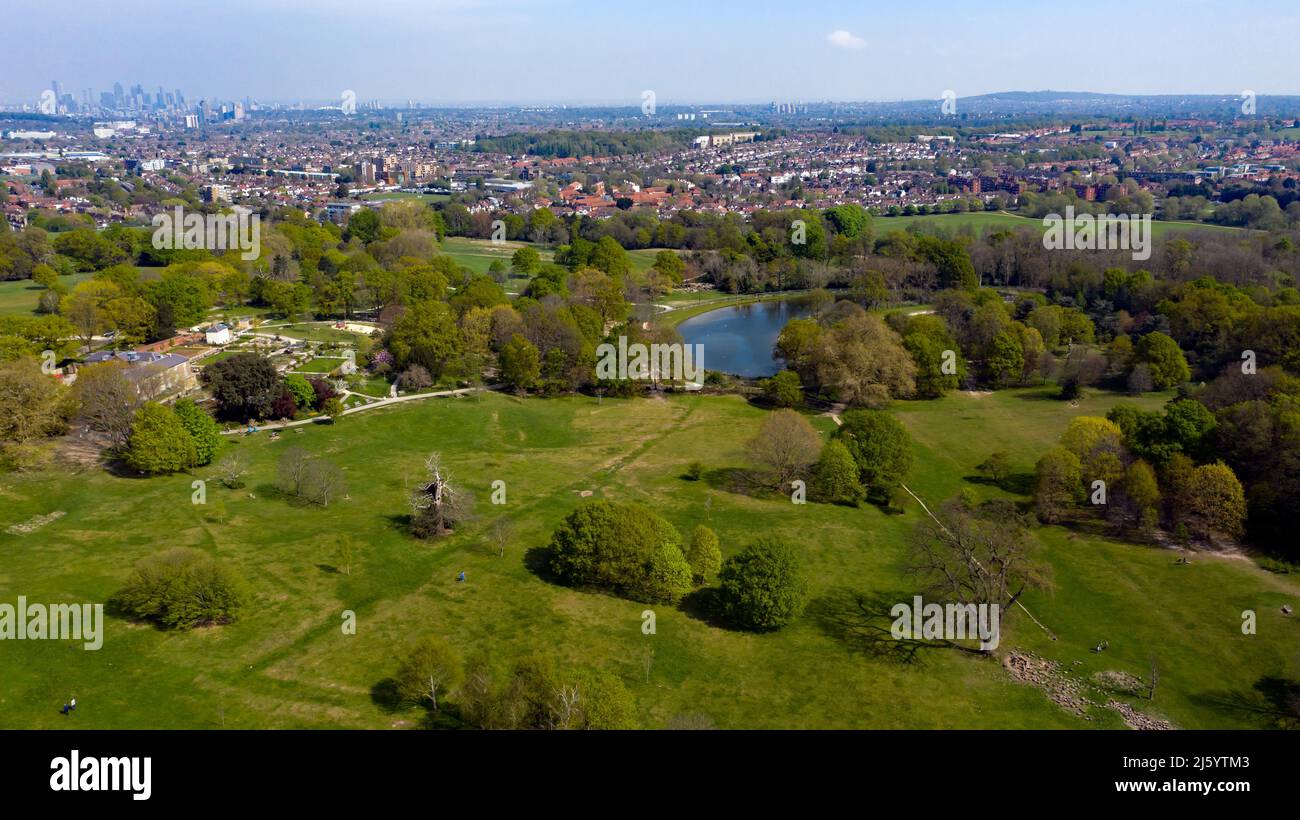 Image aérienne du parc de la place Beckenham, montrant la nouvelle eau ...