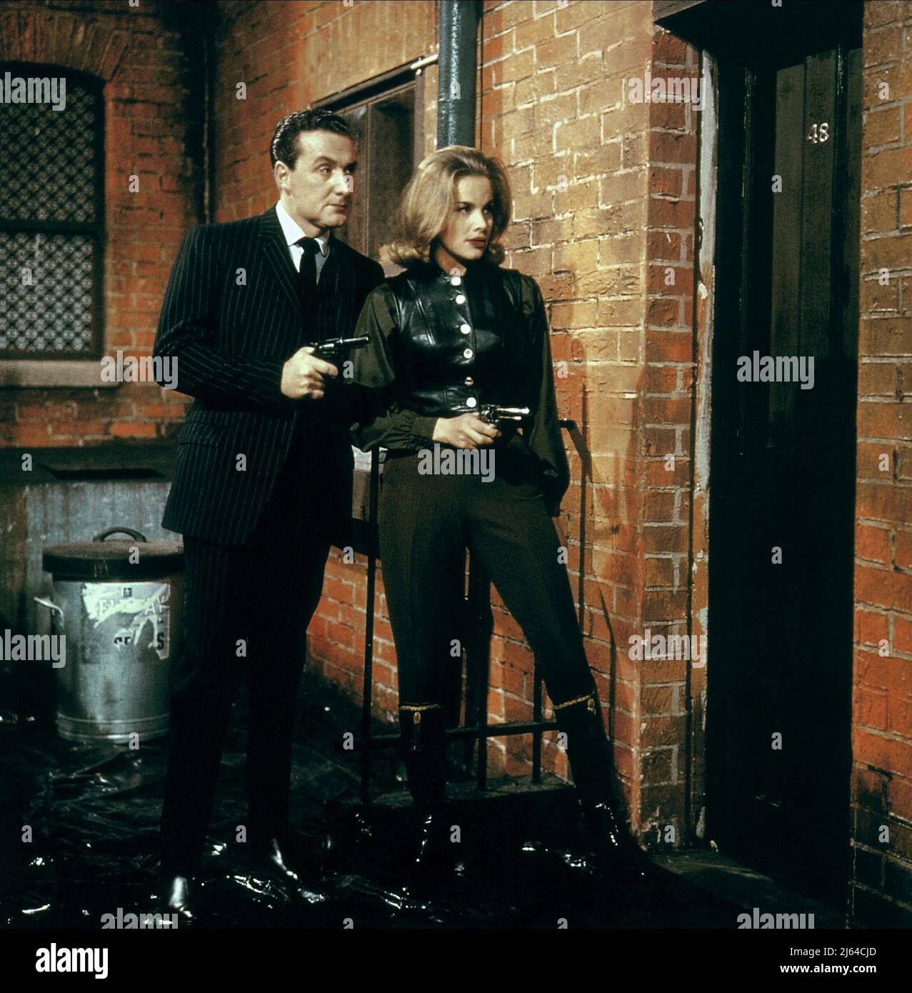 Patrick macnee and honor blackman Banque de photographies et d’images à ...