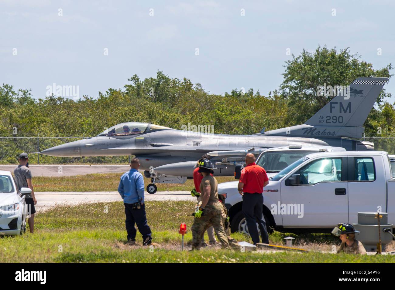 Un faucon de combat F-16C de la 482nd Fighter Wing, base aérienne de la ...