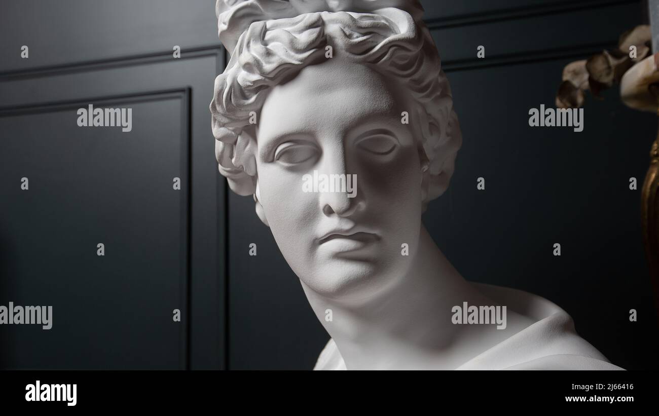 Sculpture de buste de Dieu Apollo. Ancien Dieu grec du Soleil et Poésie ...