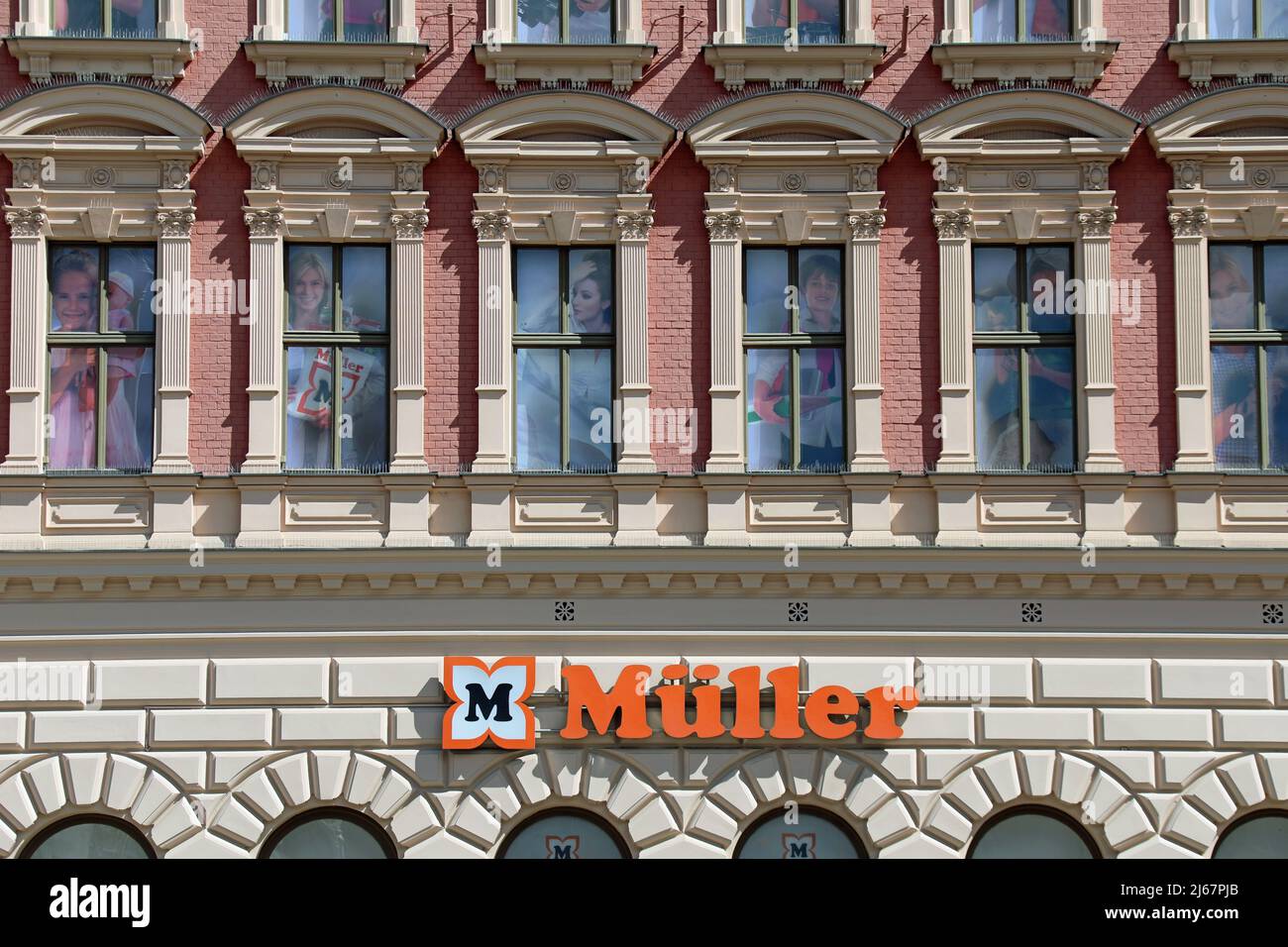 Magasin muller Banque de photographies et d’images à haute résolution ...