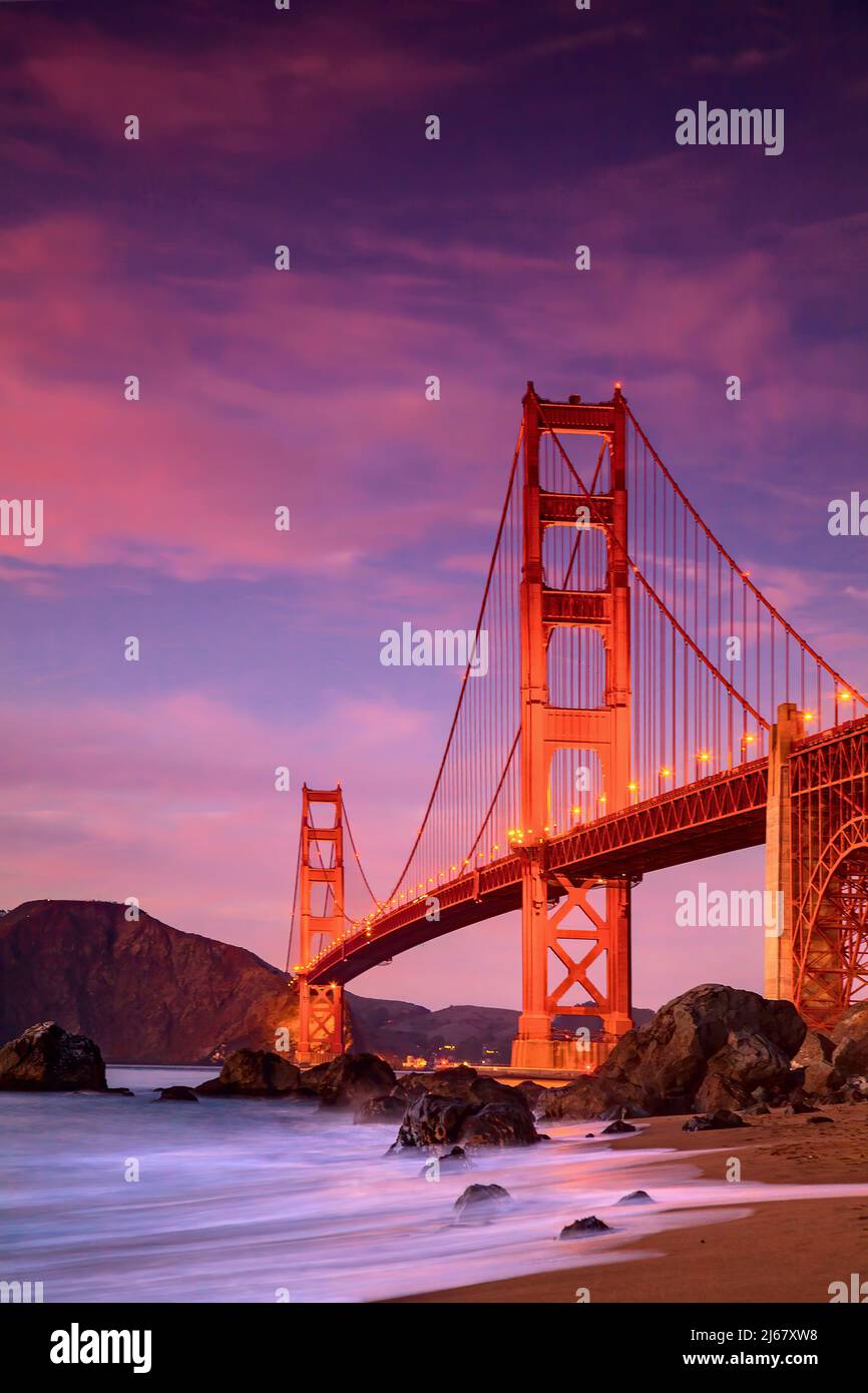 Brouillard de golden gate bridge Banque de photographies et d’images à ...