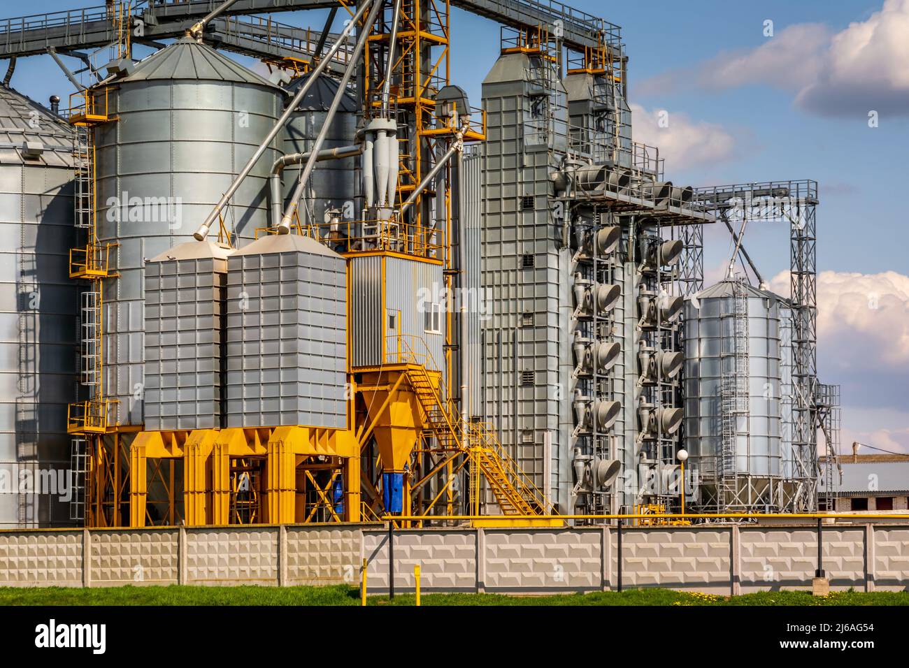 vue panoramique sur les silos agro-alimentaires élévateur de granary ...