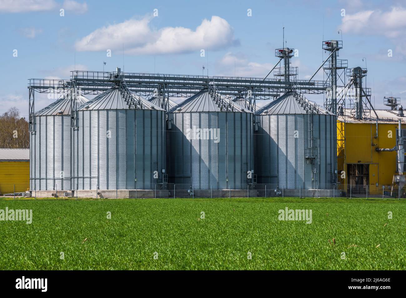 vue panoramique sur les silos agro-alimentaires élévateur de granary ...