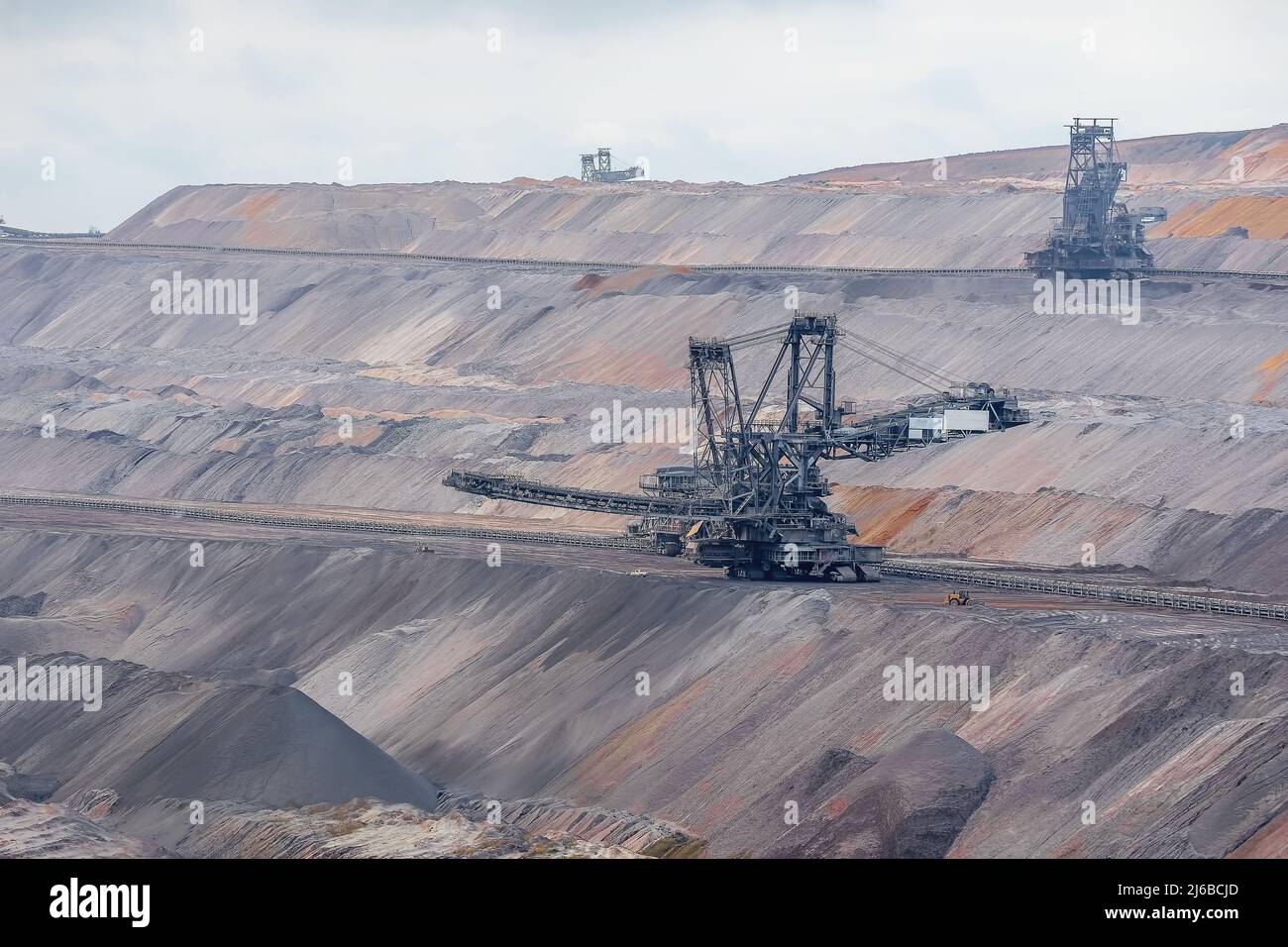 Une mine de lignite ou une carrière de lignite est une mine à ciel ...