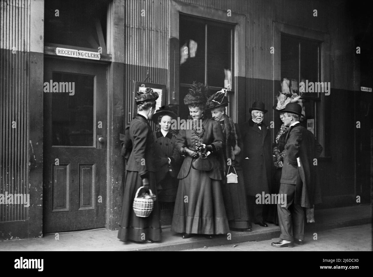 Andrew carnegie and his wife louise carnegie Banque de photographies et ...