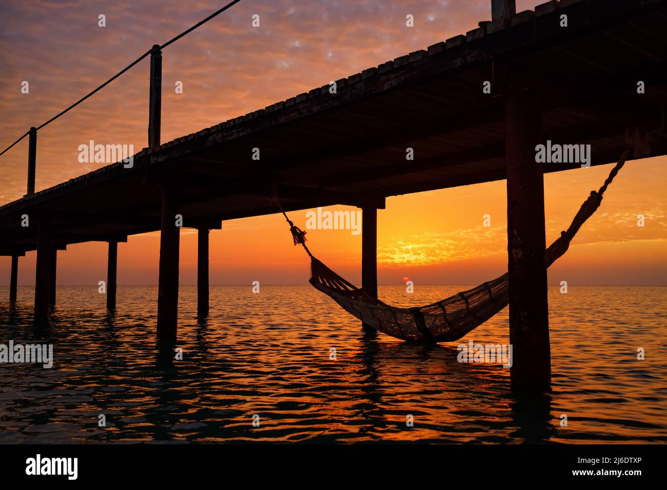 Plage ponton Banque de photographies et d’images à haute résolution - Alamy