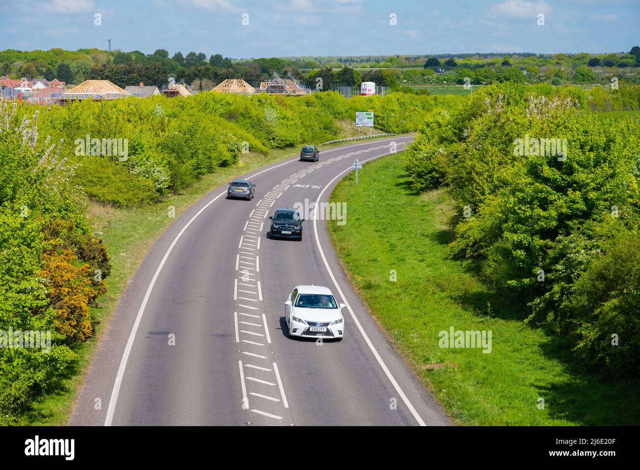 Lignes blanches sur la route Banque de photographies et d’images à ...