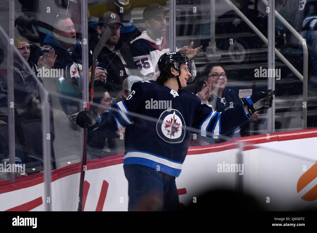 Morgan Barron de Winnipeg Jets (36) célèbre son but contre le Kraken de ...