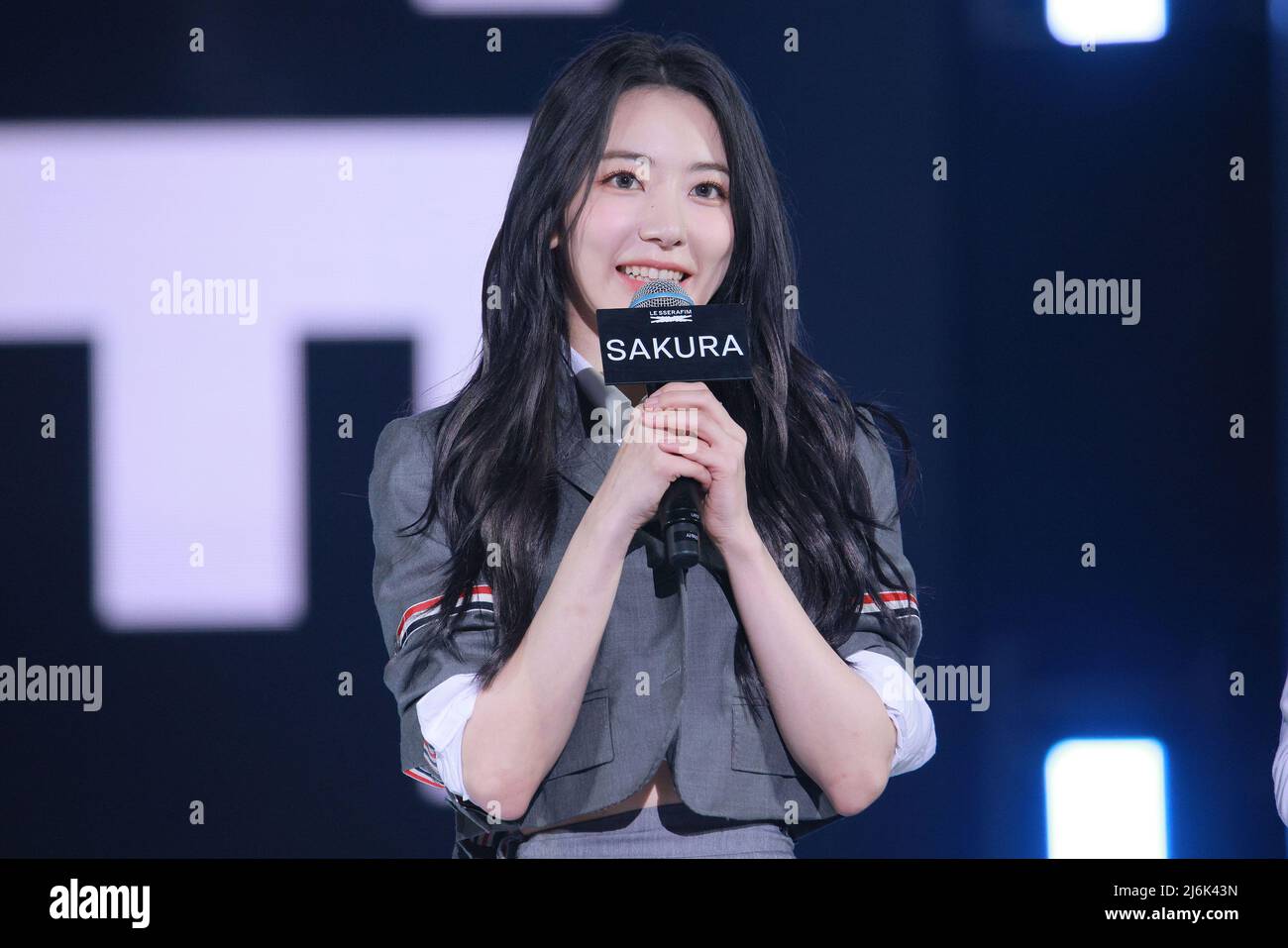 2 mai 2022 - Séoul, Corée du Sud : (G à R) Miyawaki Sakura du Japon, le groupe de jeunes filles ...