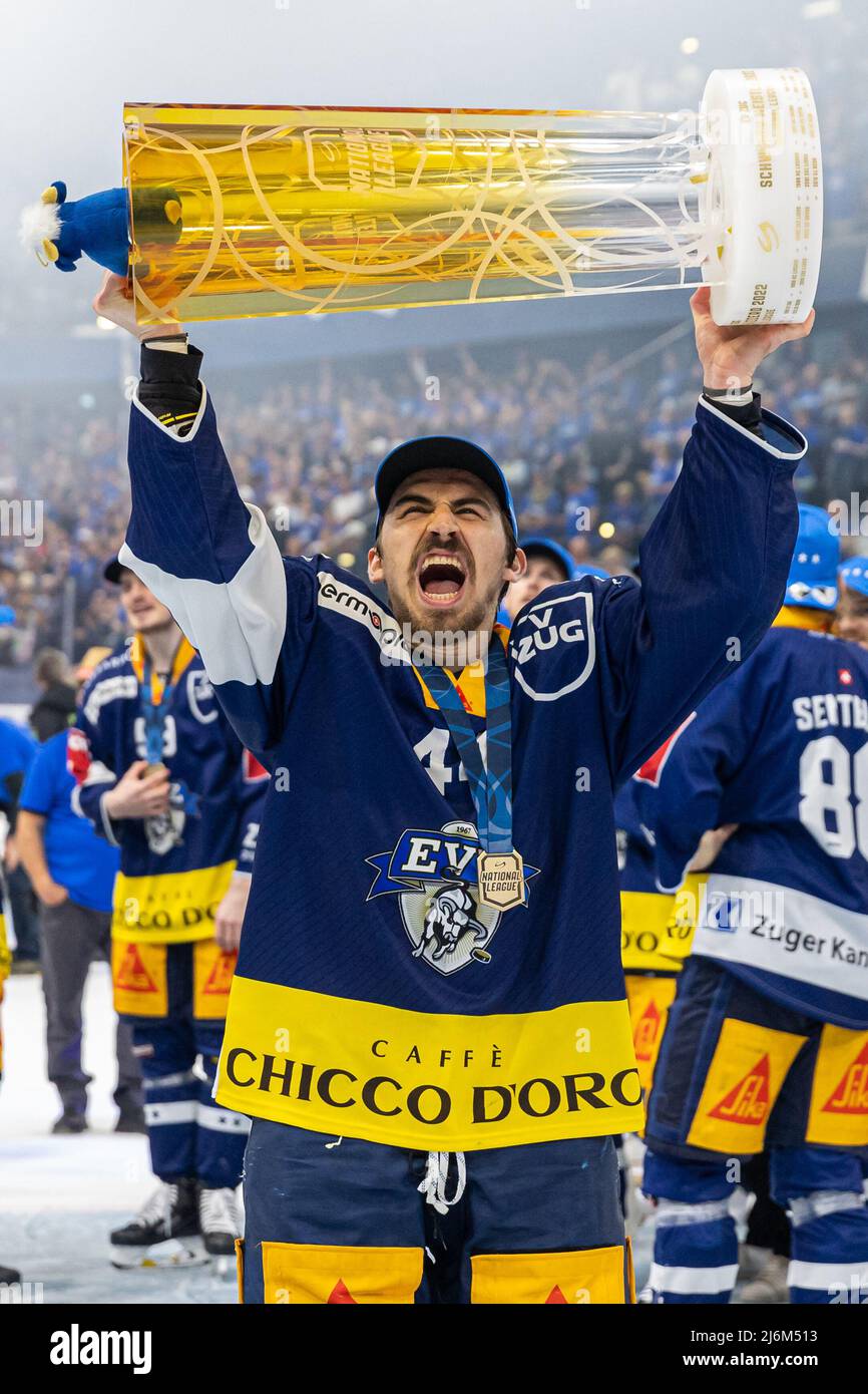 Samuel Kreis #44 (EV Zug) lors de la finale de hockey sur glace de la ...